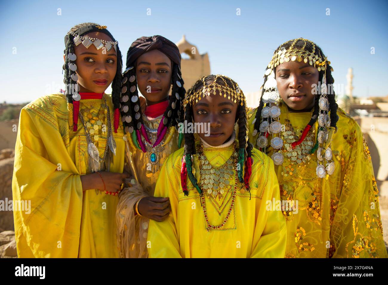 Tuareg tribe Girls wearing tradition outfit at the city of Ghat in Libya Stock Photo - Alamy