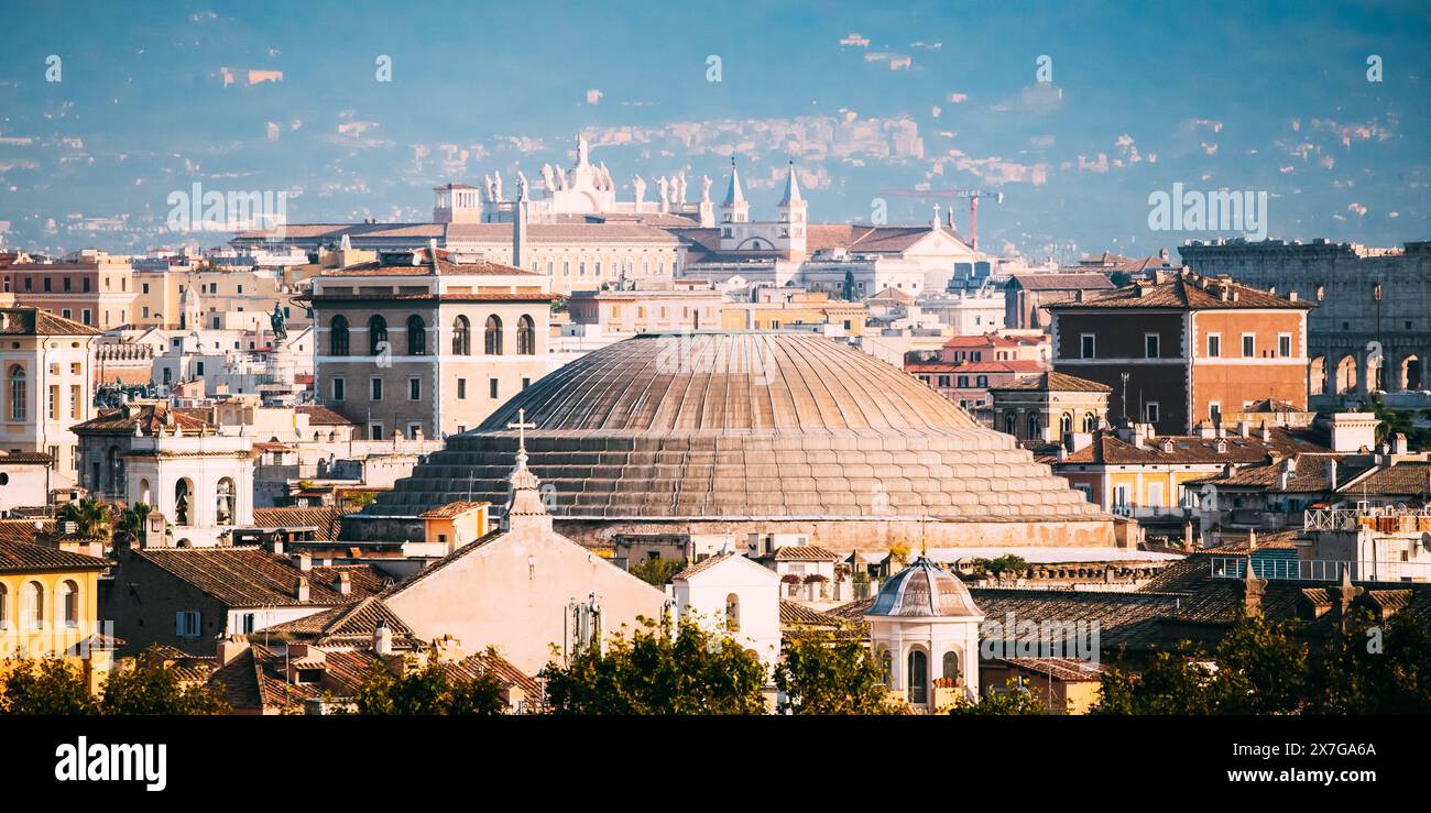 Rome italy sloping roof hi-res stock photography and images - Alamy