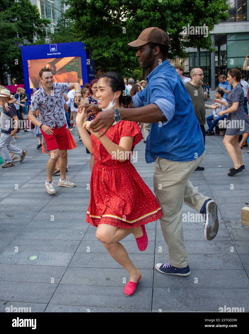 Swing dancers in the street Stock Photo - Alamy