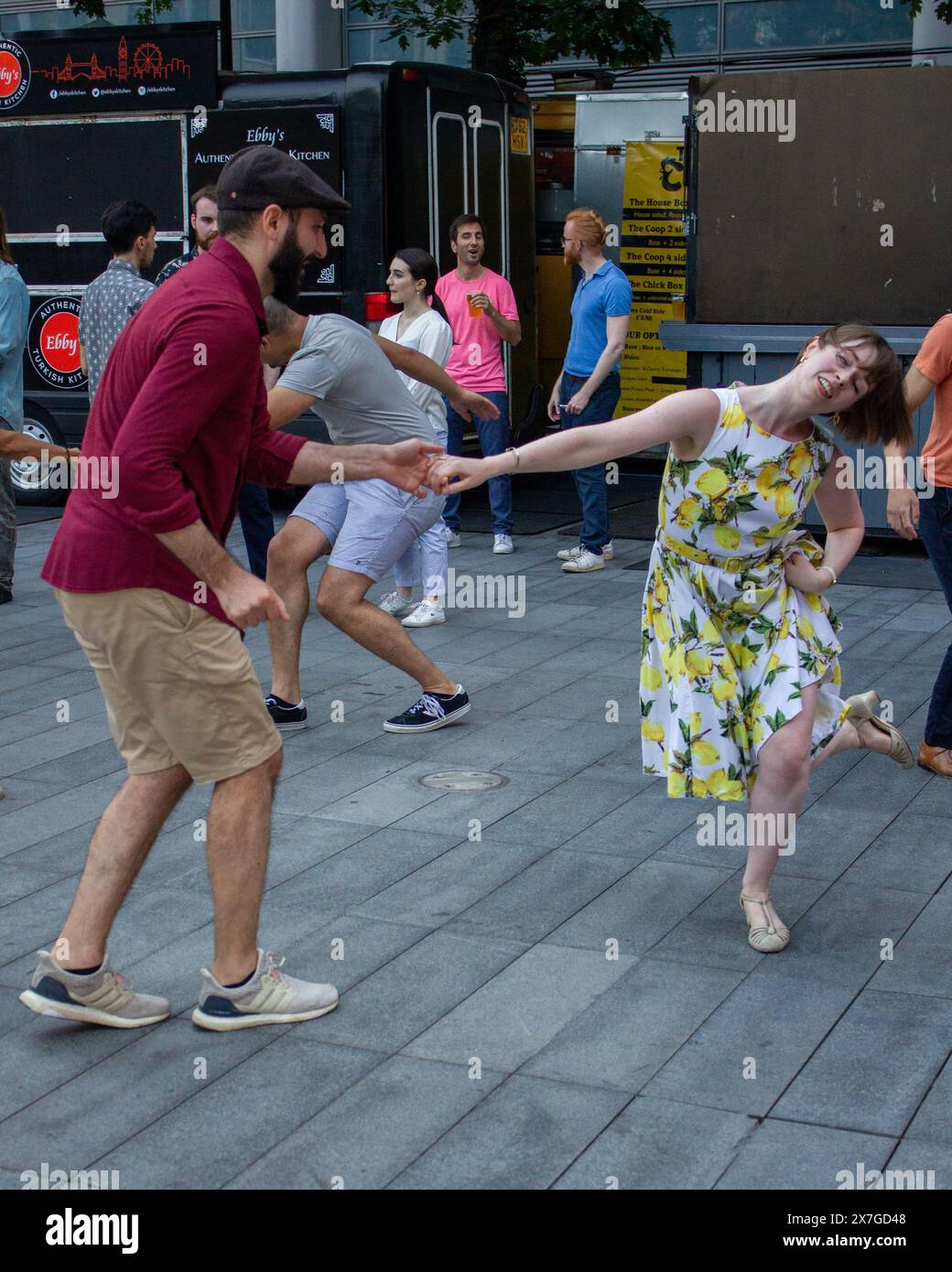Swing dancers in the street Stock Photo - Alamy