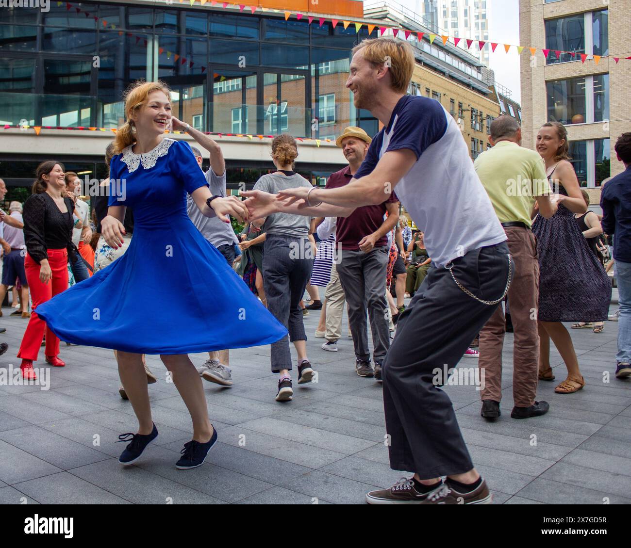 Swing dancers in the street Stock Photo - Alamy