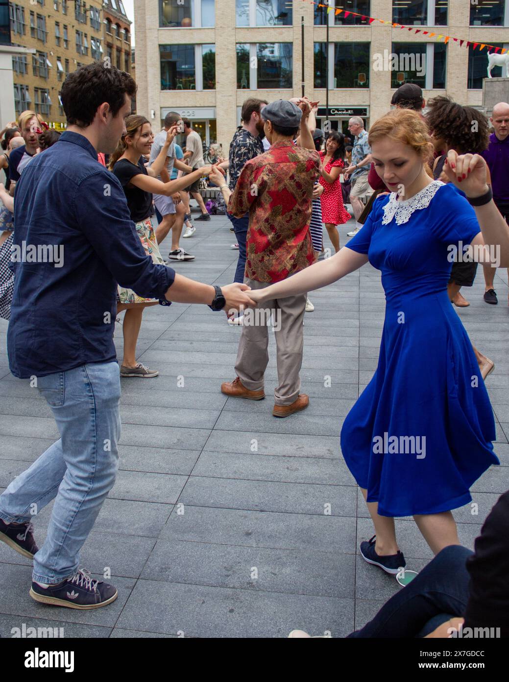Swing dancers in the street Stock Photo - Alamy