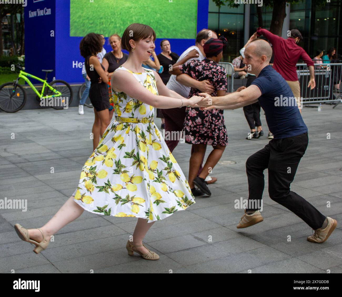 Swing dancers in the street Stock Photo - Alamy