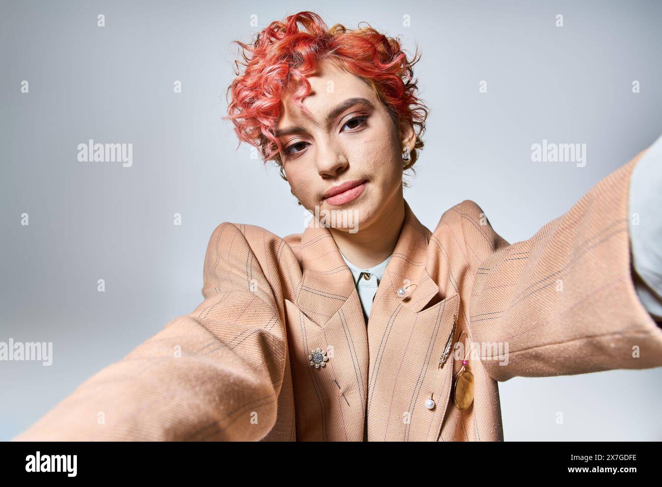 Beautiful women striking a pose hi-res stock photography and images - Alamy