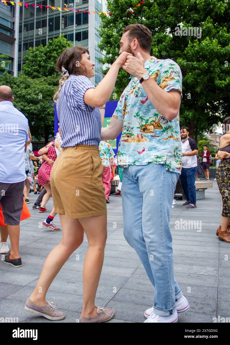 Swing dancing outdoors hi-res stock photography and images - Alamy