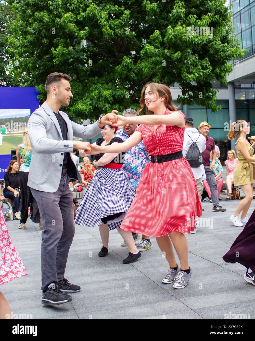 Swing dancers in the street Stock Photo - Alamy