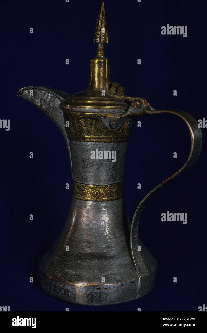 Oman middle east omani coffee hi-res stock photography and images - Alamy