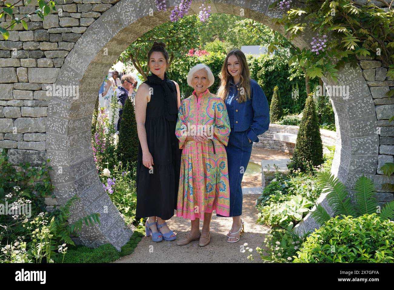Bridgerton cast members Ruth Gemmell (left) and Hannah Dodd (right ...