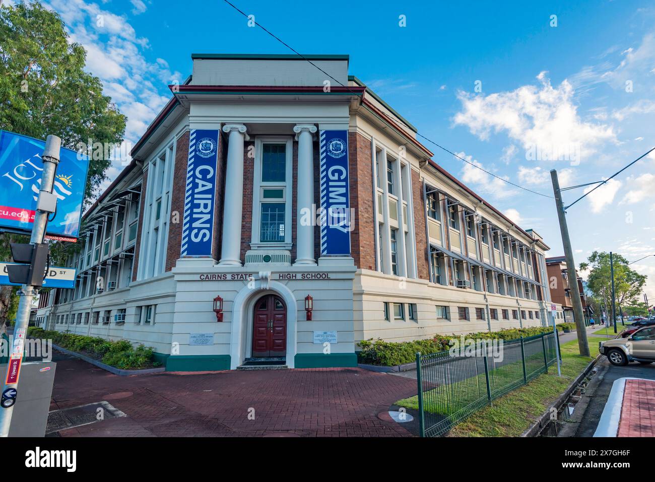 Cairns state high school building hi-res stock photography and images ...