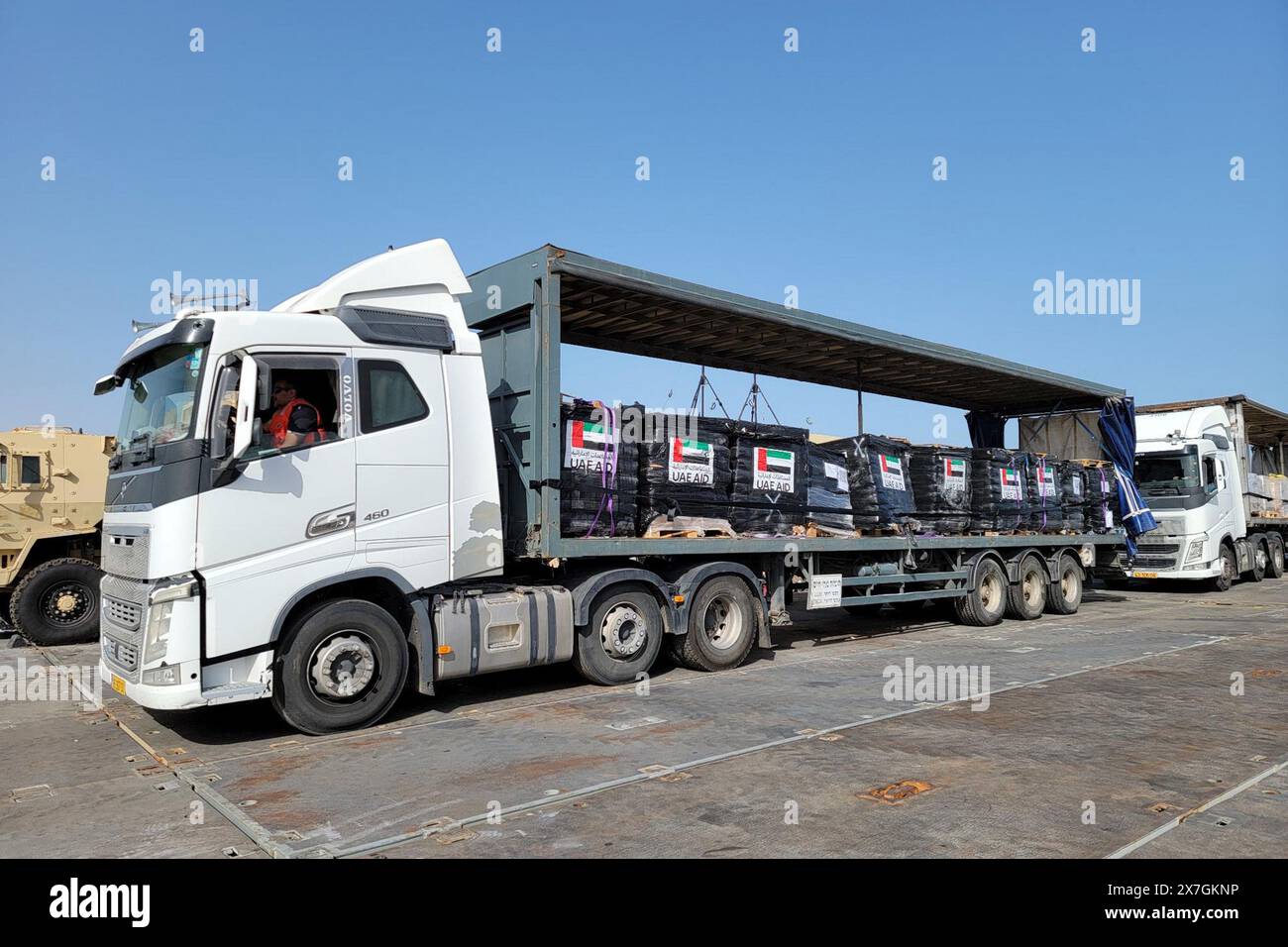 Joint logistics over the shore hi-res stock photography and images - Alamy