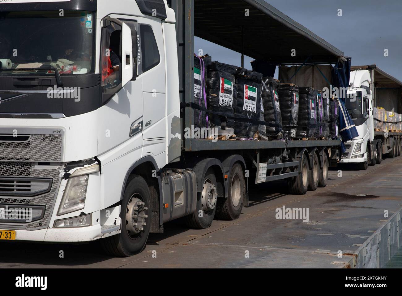 Joint logistics over the shore hi-res stock photography and images - Alamy