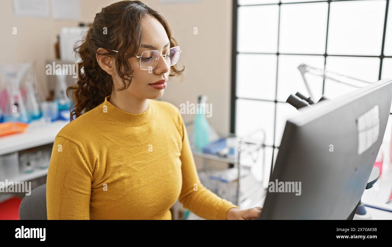 Well lit laboratory setting hi-res stock photography and images - Alamy