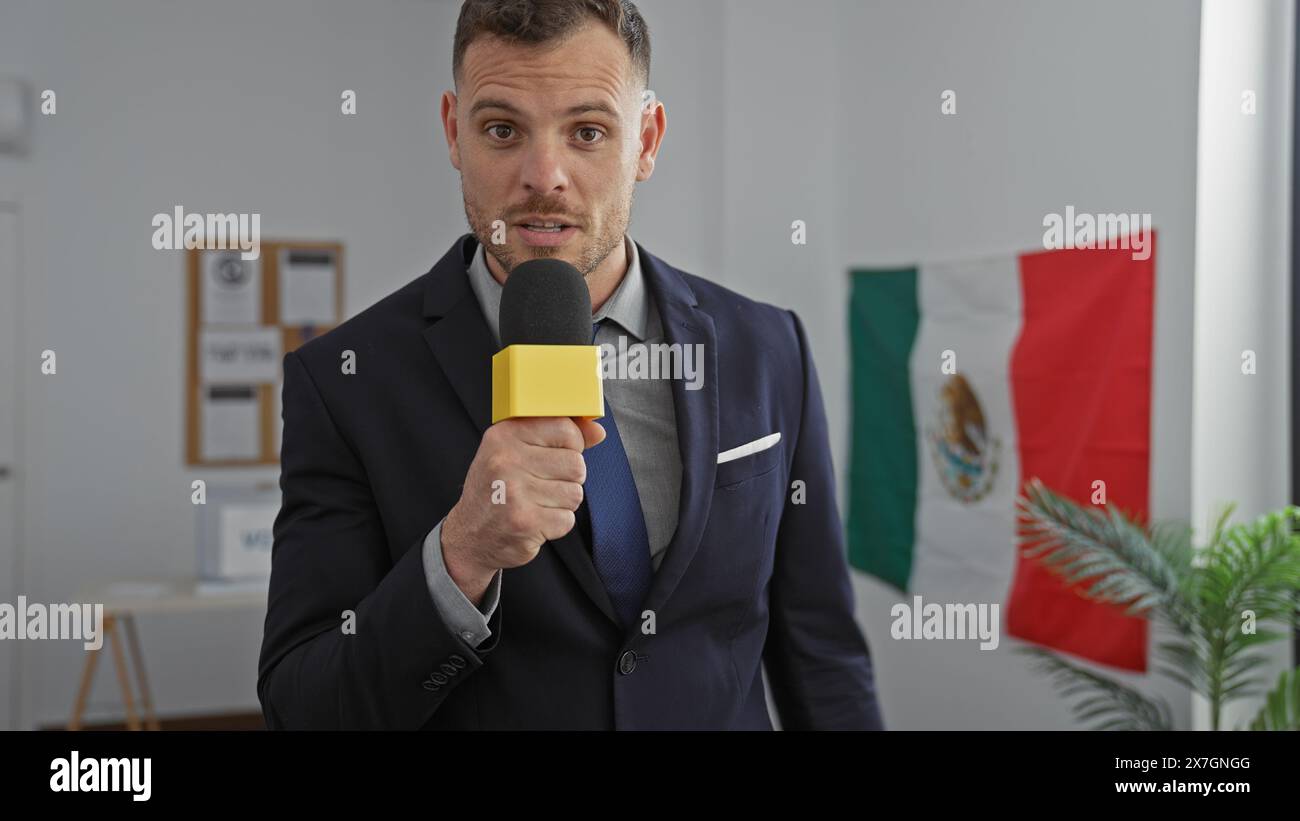Reporter mexico interview hi-res stock photography and images - Alamy