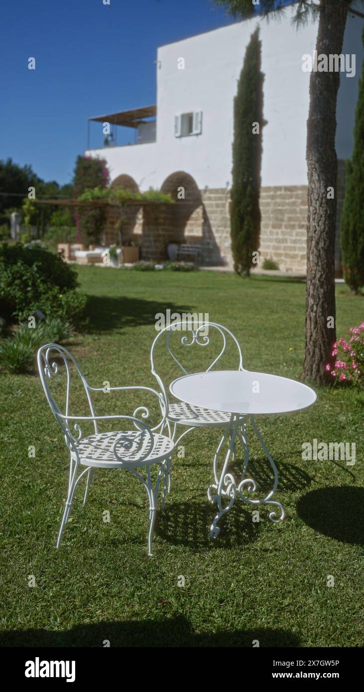 Lawn chairs set table on hi-res stock photography and images - Alamy