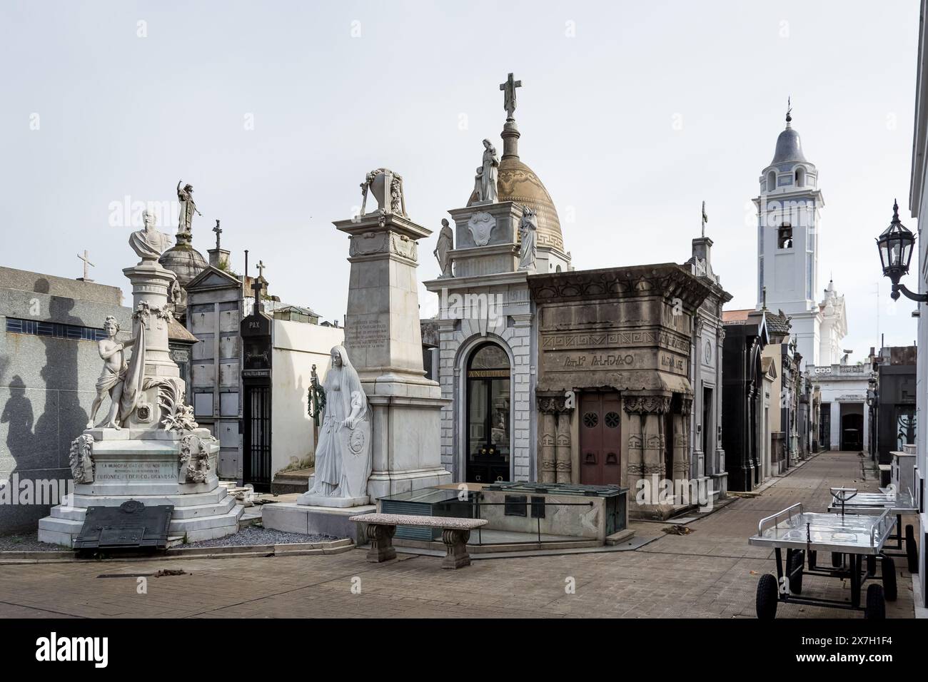 Burial traditions argentina hi-res stock photography and images - Alamy