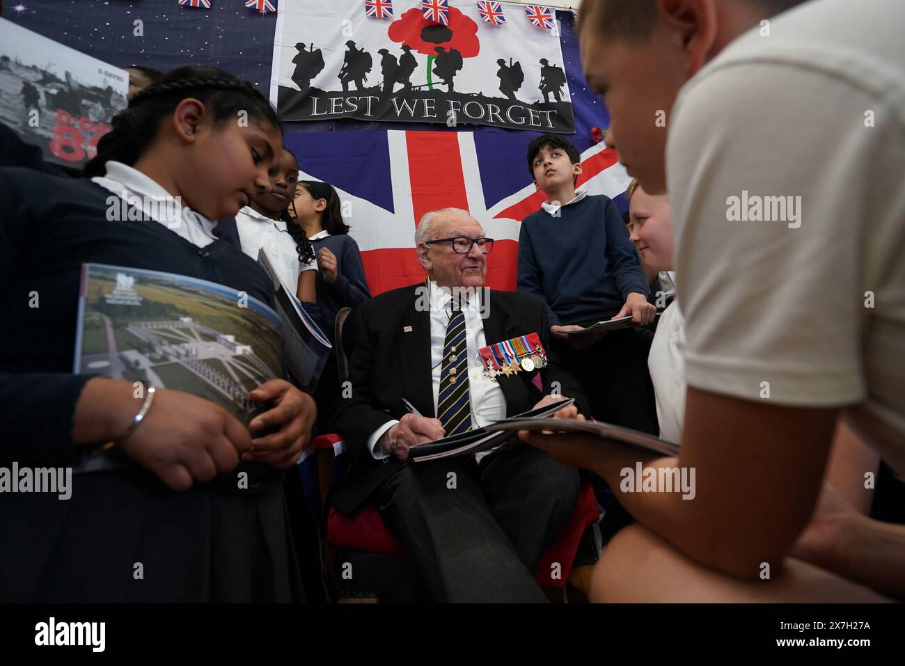 D-Day veteran and Ambassador for the British Normandy Memorial, Ken Hay ...