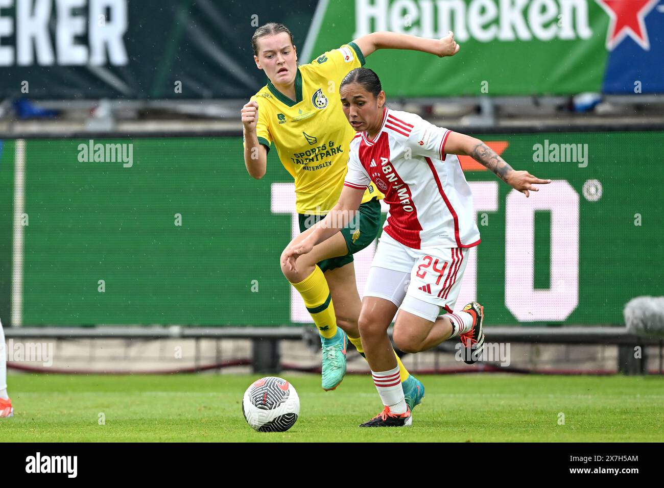 TILBURG - (l-r) Charlotte Hulst of Fortuna Sittard, Daliyah de Klonia ...