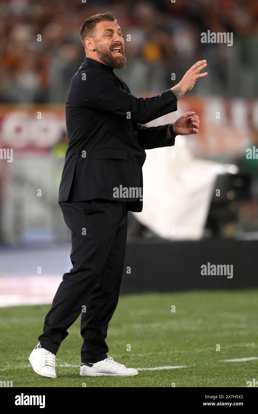 Daniele De Rossi coach of AS Roma gestures during the Serie A football ...