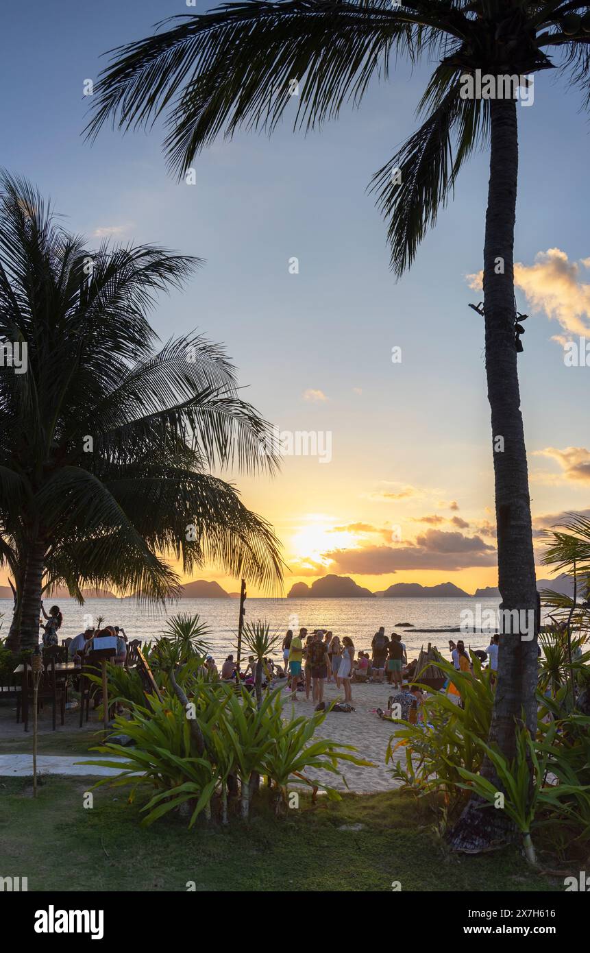 Las Cabanas Beach Resort at sunset, Las Cabanas Beach, El Nido, Bacuit ...