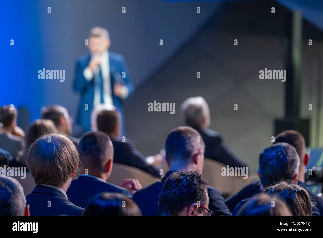 Conference setting featuring audience speaker hi-res stock photography ...