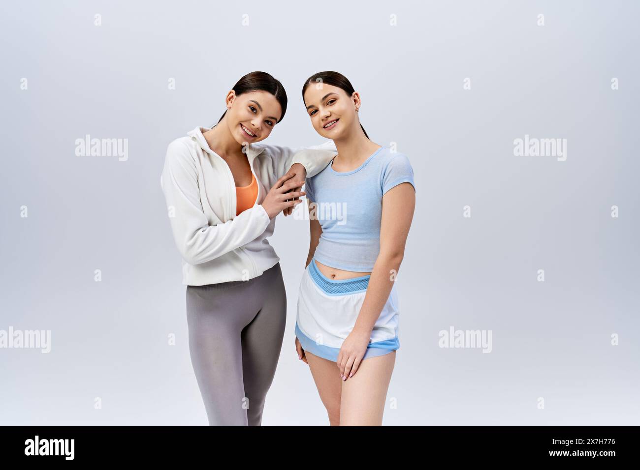 Girls arms around each other hi-res stock photography and images - Alamy