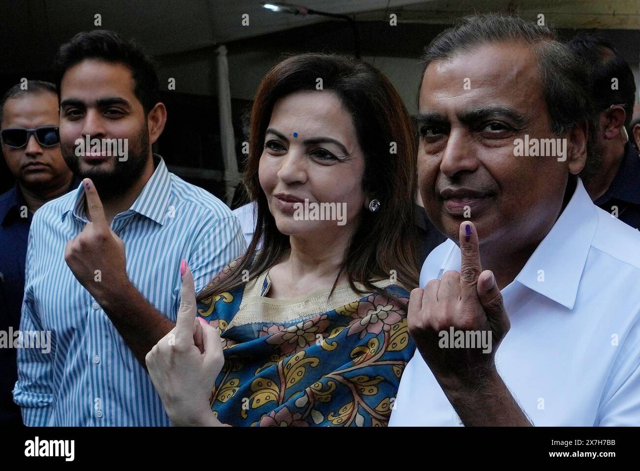 Indian businessman Mukesh Ambani, wife Neeta Ambani and son Akash ...