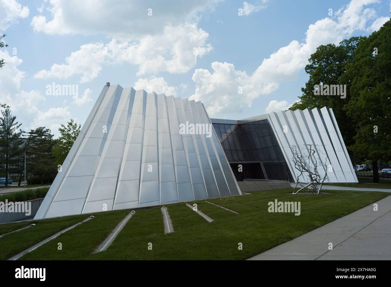The Eli and Edythe Broad Art Museum on the campus of Michigan State ...