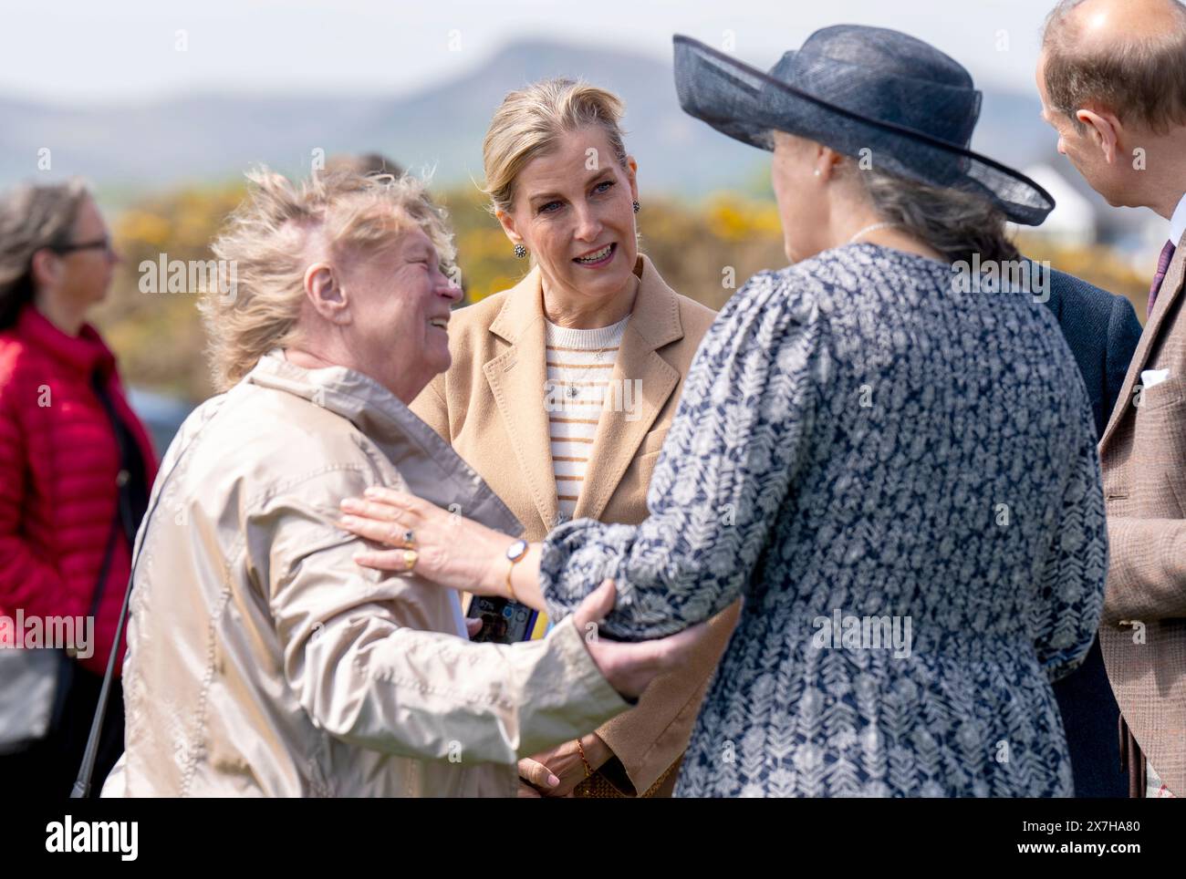 The Duchess of Edinburgh meets members of the community during a visit ...