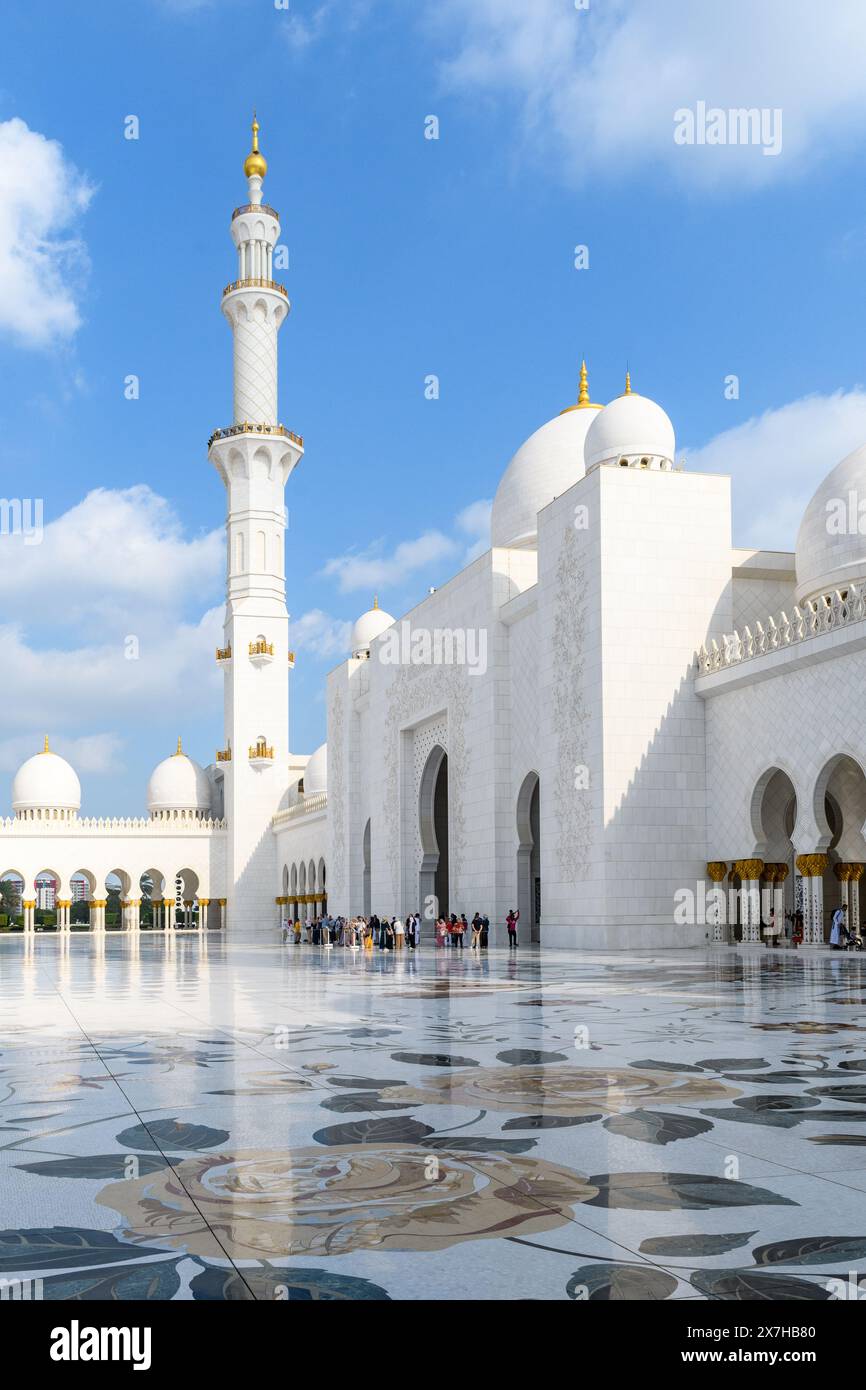Abu Dhabi, UAE - January 4, 2024: The Sheikh Zayed Grand Mosque stands ...