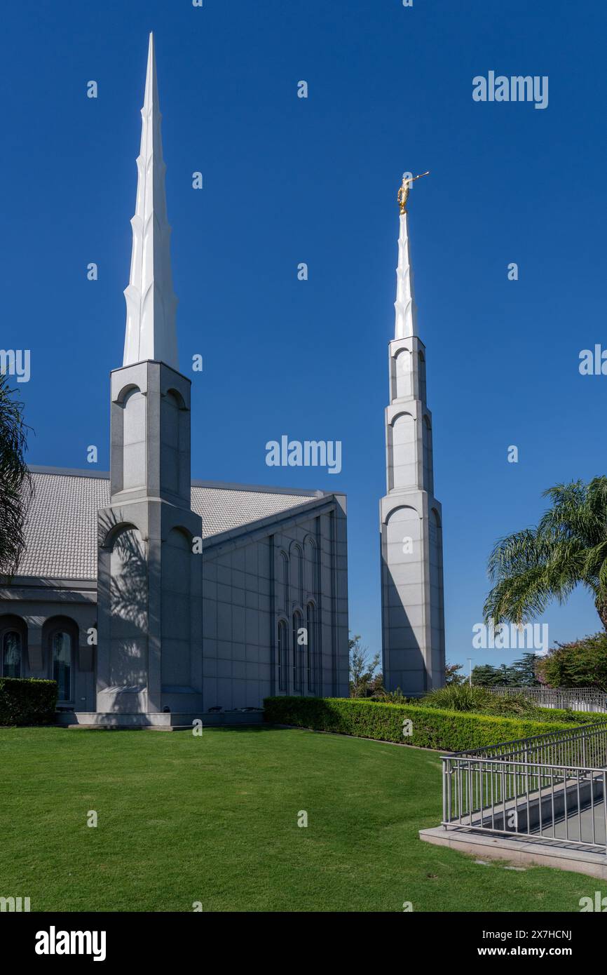 The principal spire & Angel Moroni statue on the Buenos Aires Argentina ...