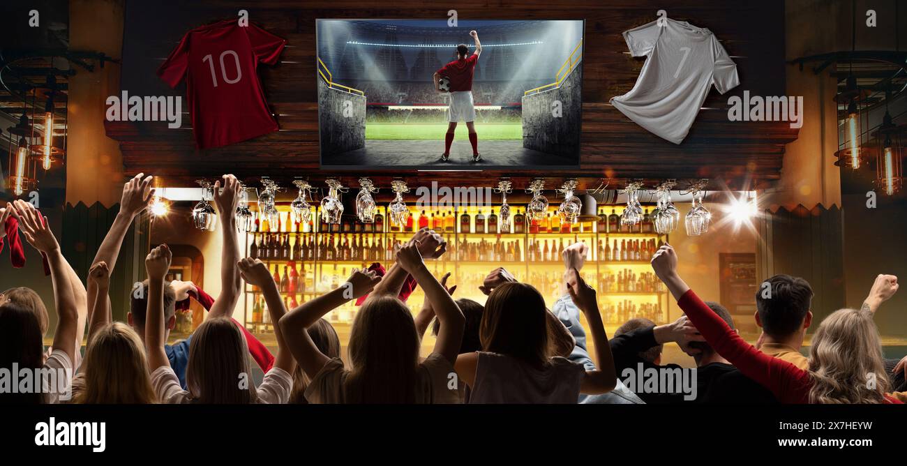 Football fans pub back view hi-res stock photography and images - Alamy