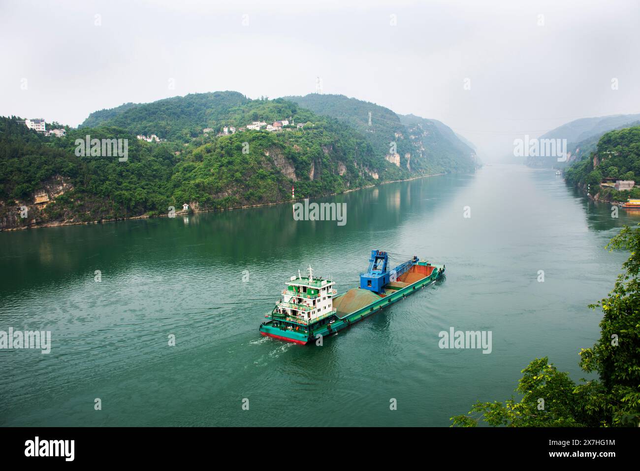 Chinese people barge and tugboat cargo ship delivery shipping in ...