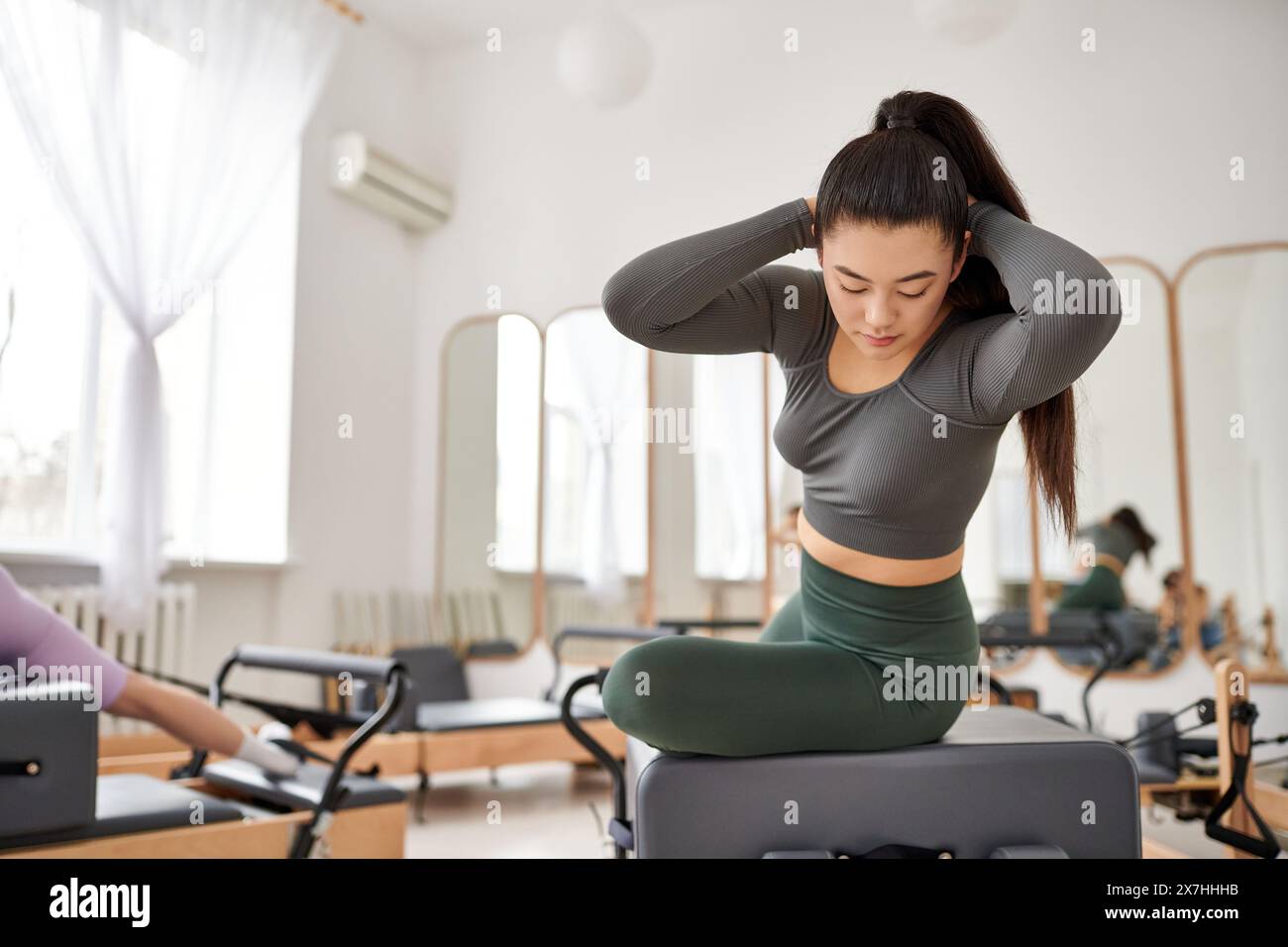 Asian women gym pants hi-res stock photography and images - Alamy