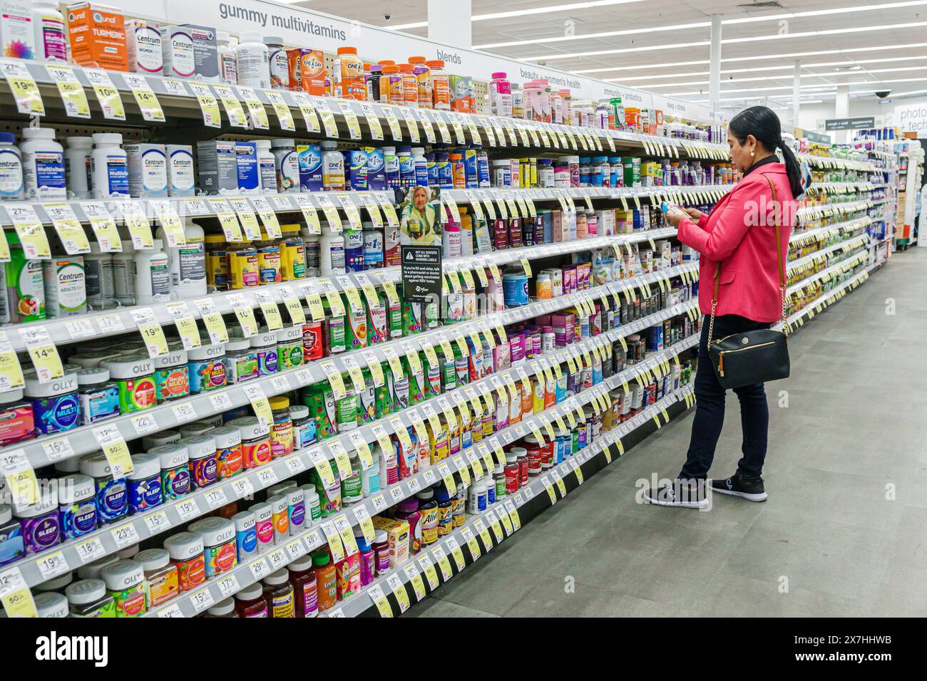 Person drugs aisle drugstore hi-res stock photography and images - Alamy