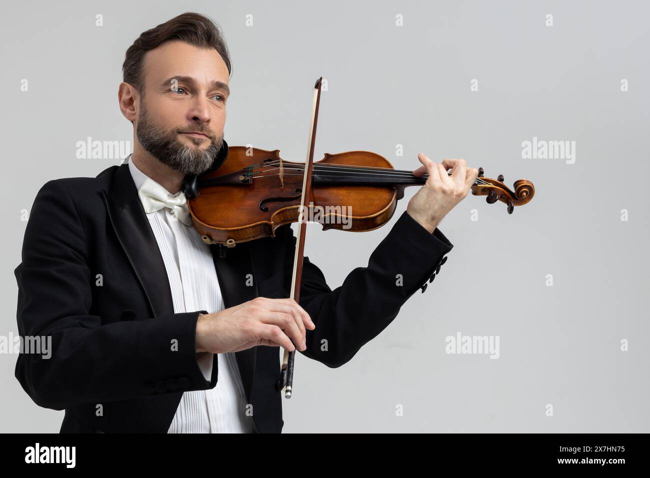 Man classic violinist at musical elegant performance Stock Photo - Alamy