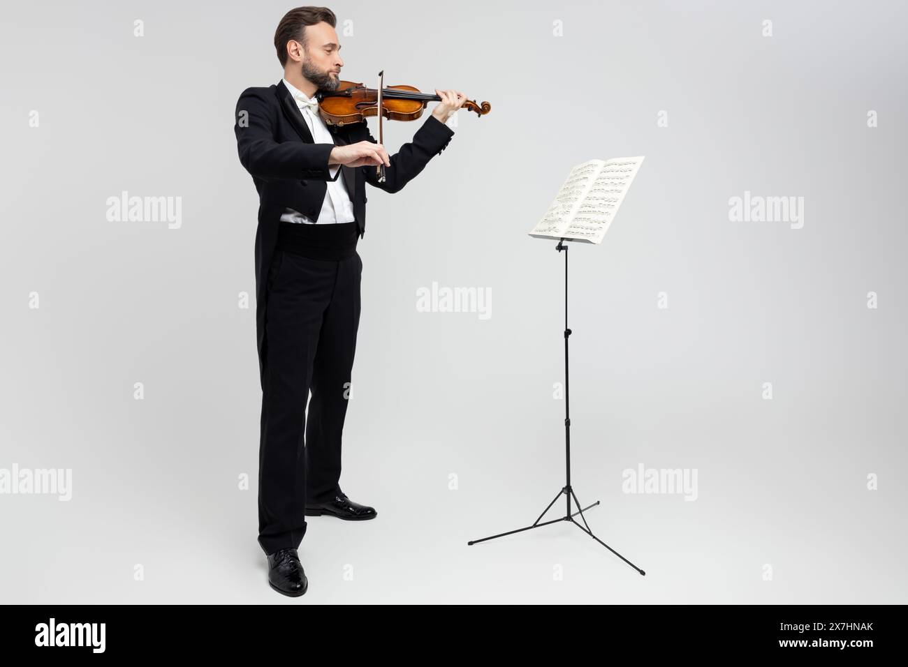 Accomplished sheet hi-res stock photography and images - Alamy