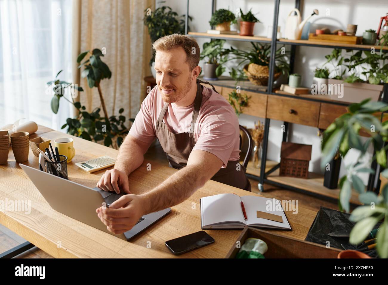 Laptop desk flair hi-res stock photography and images - Alamy