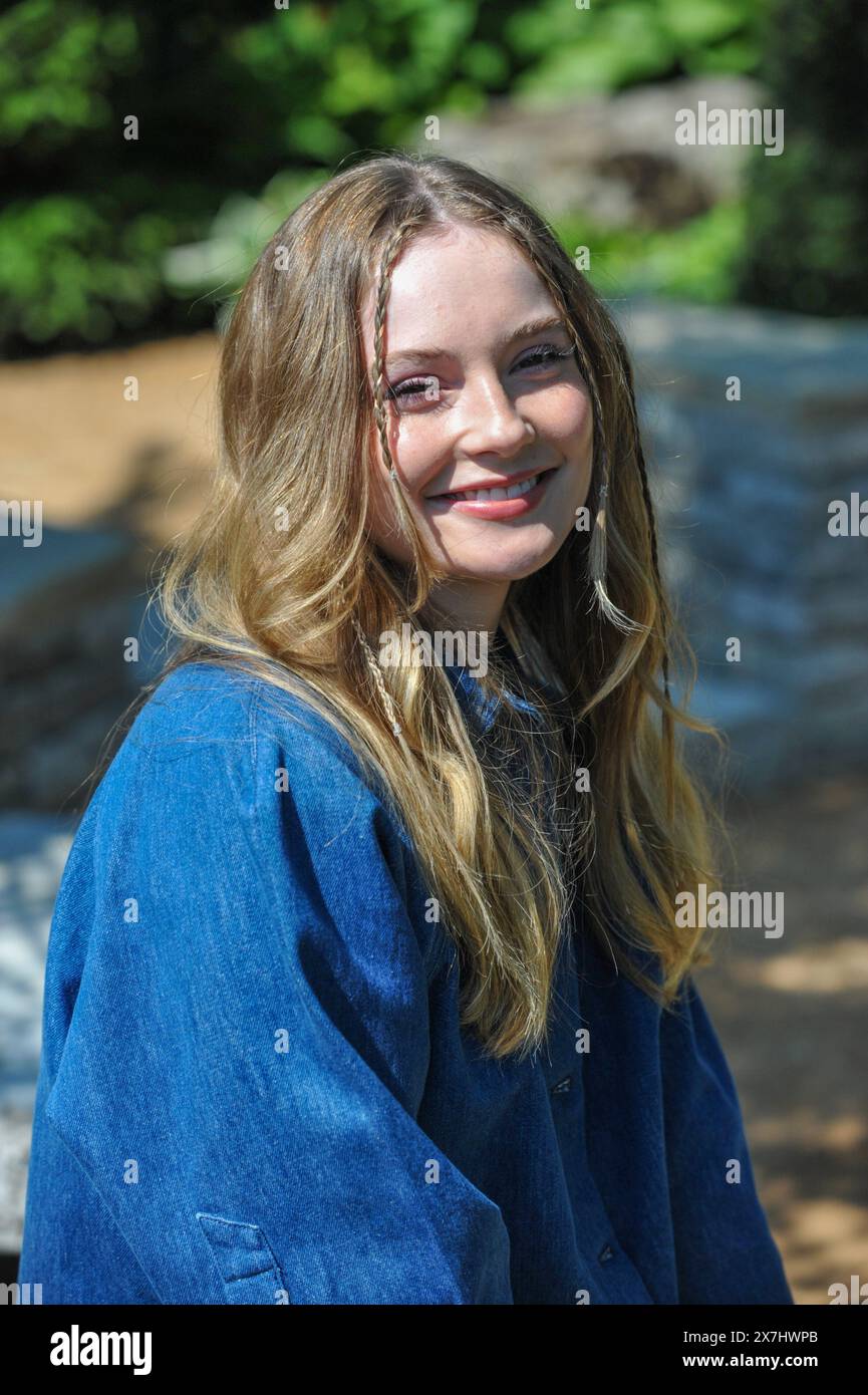 Hannah Dodd (an actor from the award-winning, historical romance ...