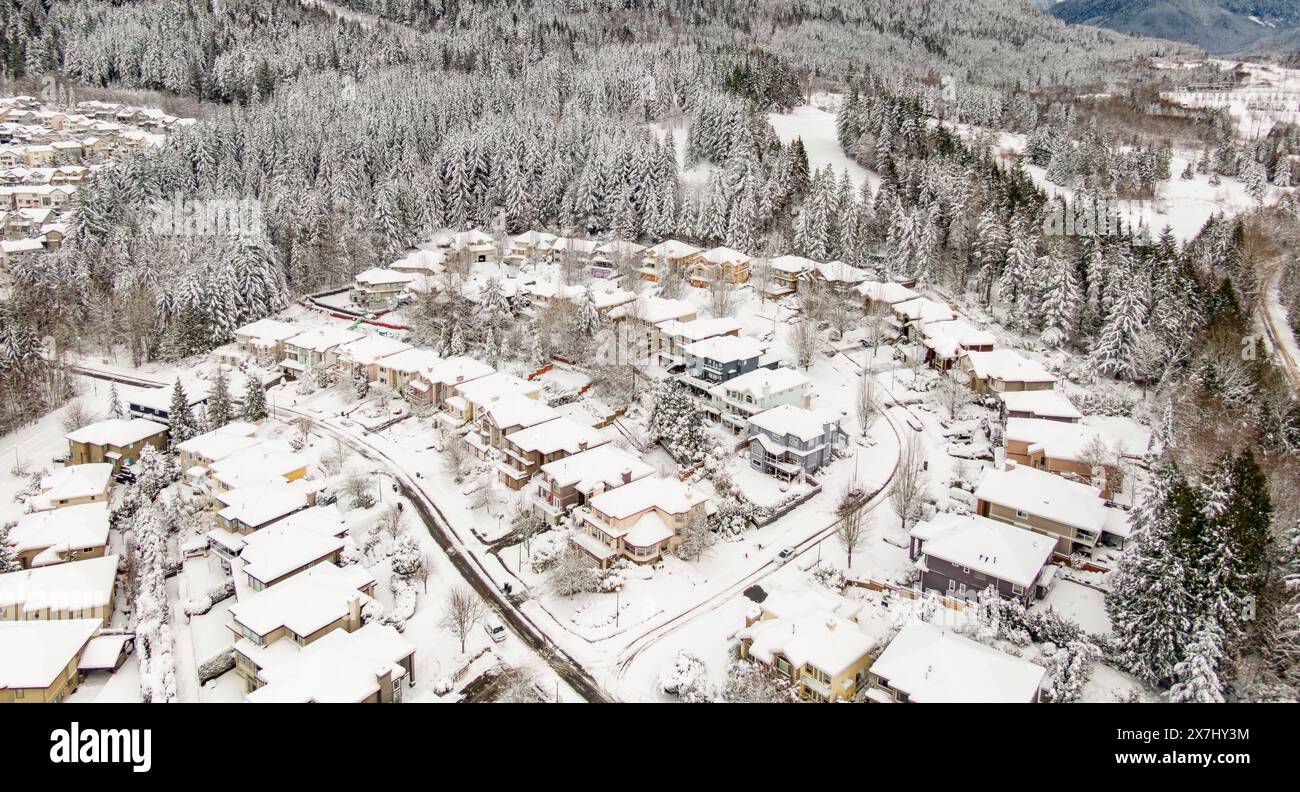Snow Covered Homes in Suburban neighborhood Stock Photo - Alamy