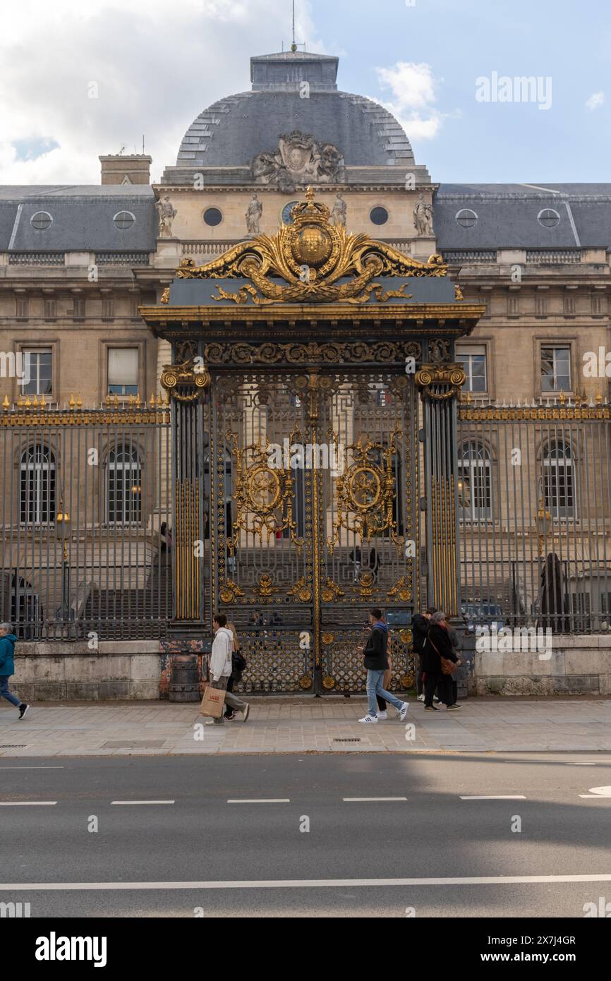 Paris, France, 18th April 2024:- A View of the Gates outside the Palais ...