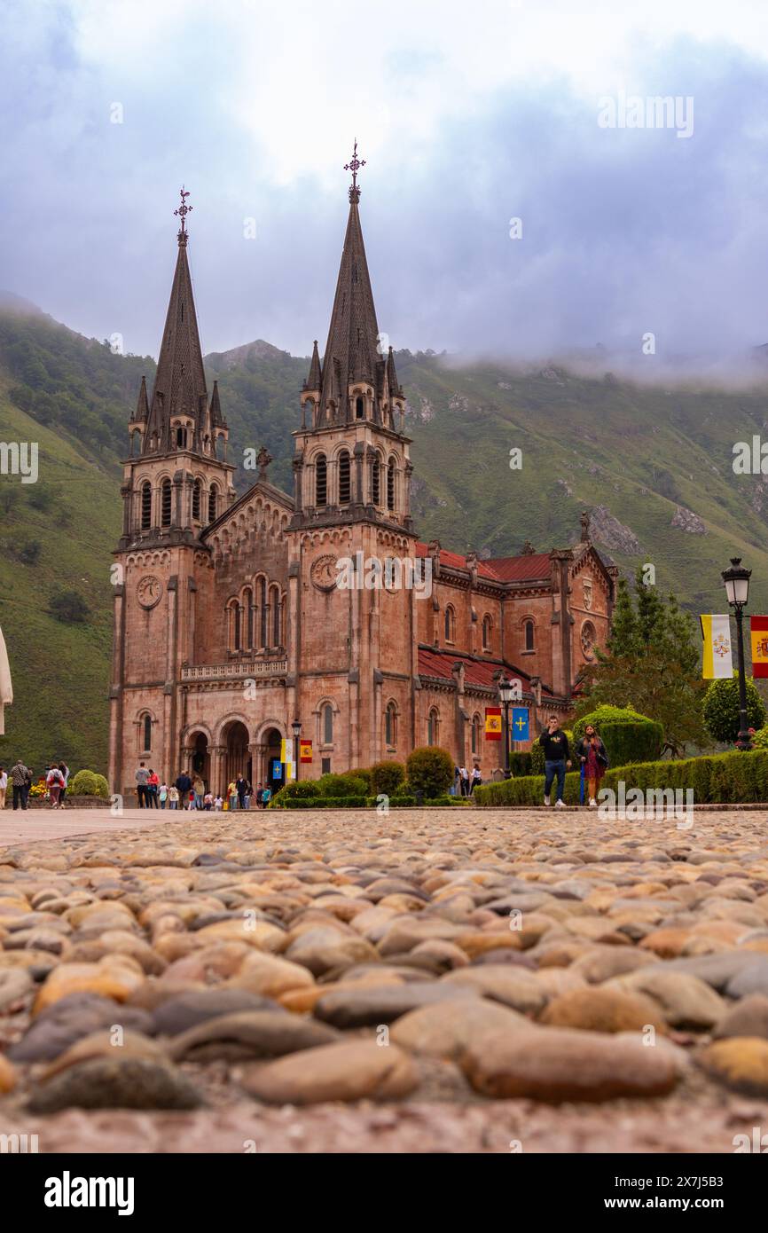 Covadonga basilica asturias spain hi-res stock photography and images ...