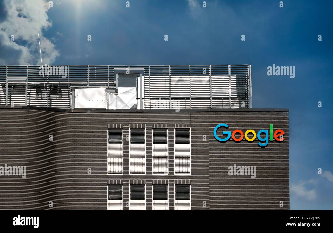 Google company logo - headquarter in Munich, Germany Stock Photo - Alamy