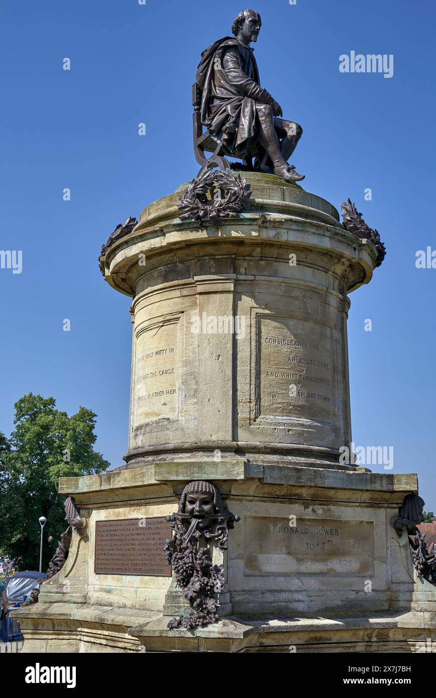 Gower monument featuring a statute of William Shakespeare at Stratford ...