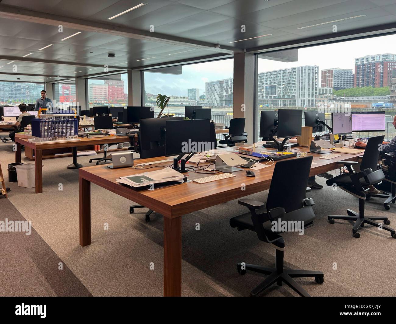 Floating Office Rotterdam FOR Schwimmendes Bürohaus Floating Office ...