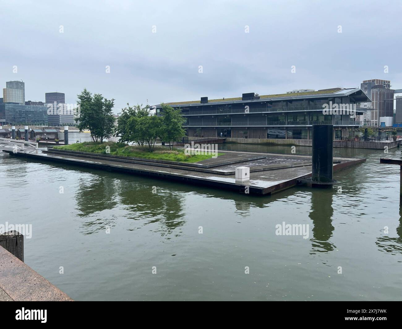 Floating Office Rotterdam FOR Schwimmendes Bürohaus Floating Office ...