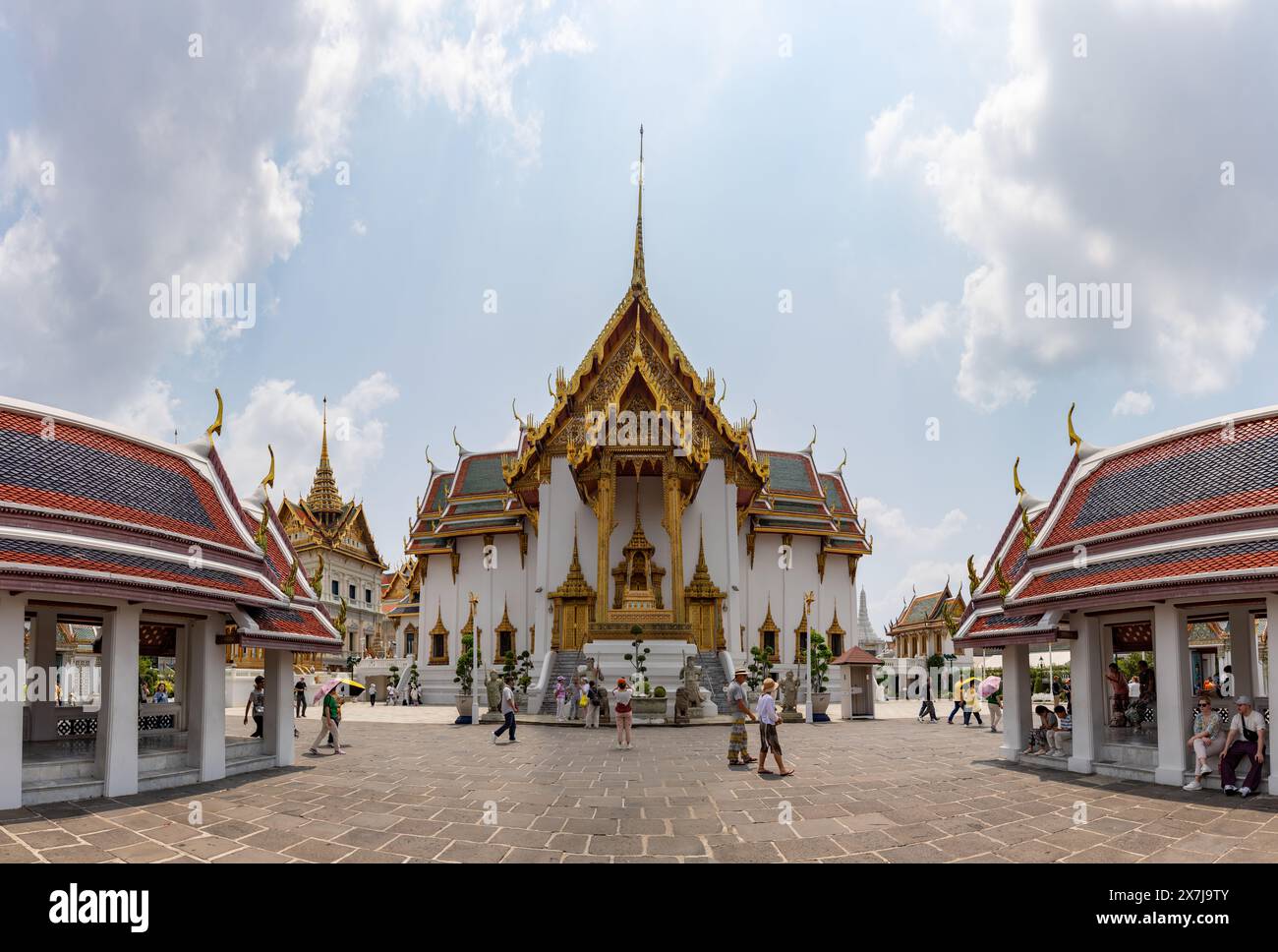 The dusit palace hi-res stock photography and images - Alamy