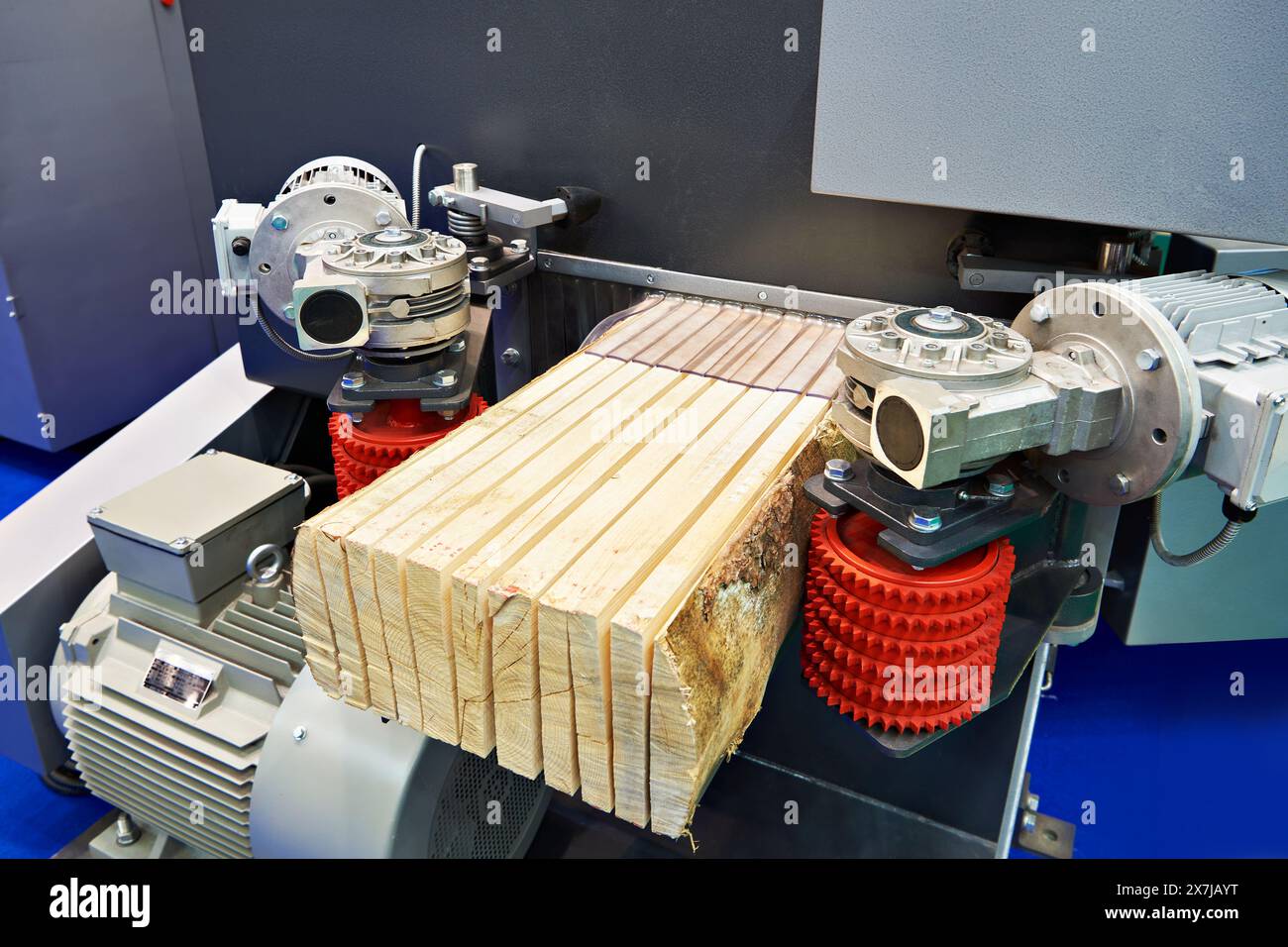 Machine sawing log hi-res stock photography and images - Alamy