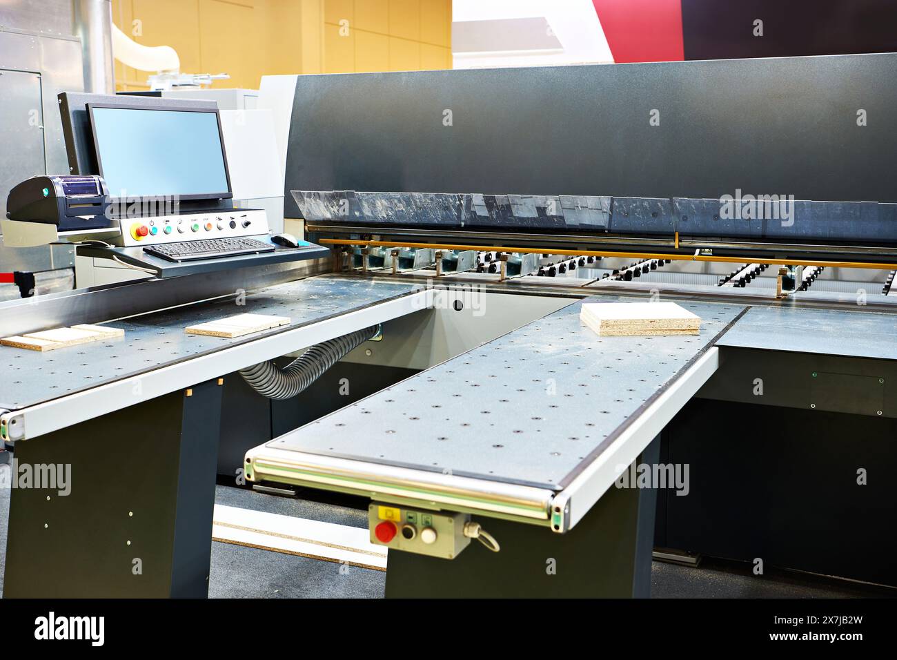 Sawing technology hi-res stock photography and images - Alamy