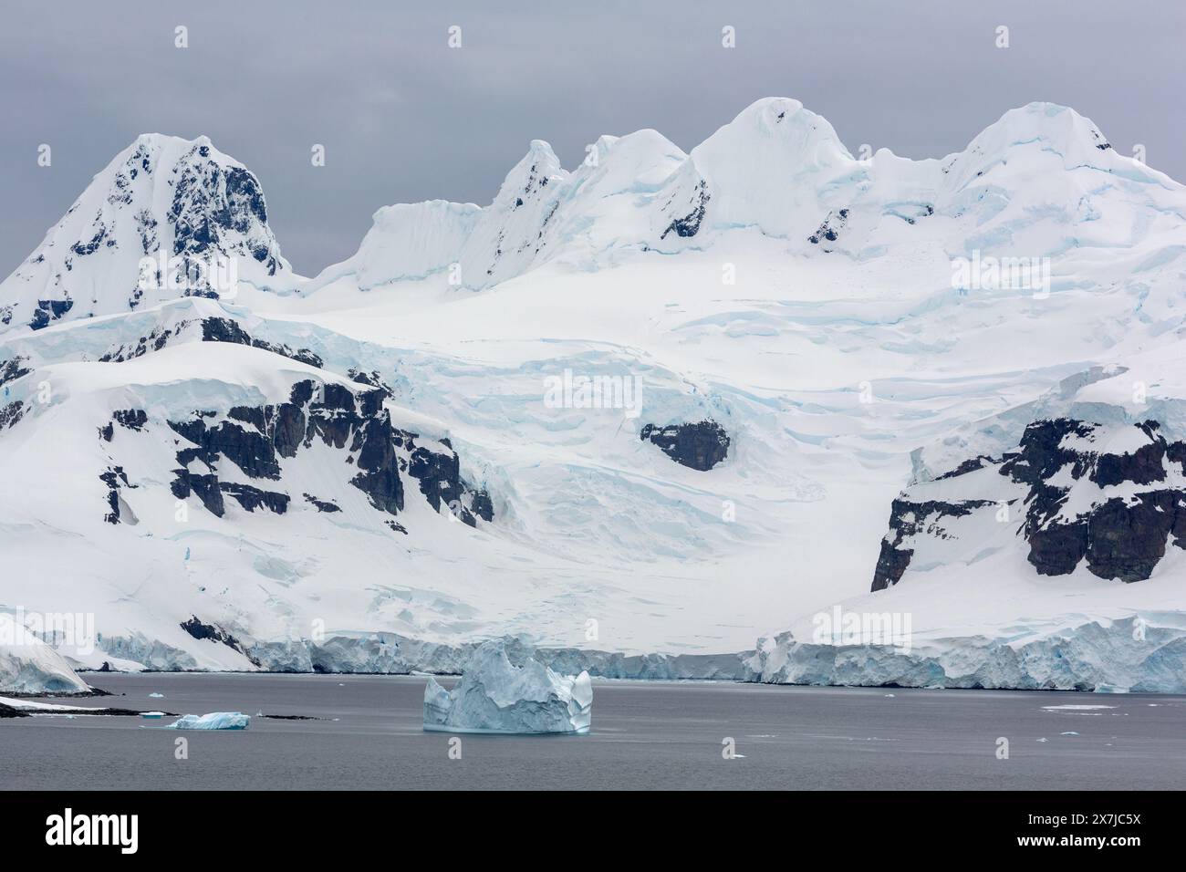 Wilhelmina Bay, Antarctic Peninsula, Antarctica Stock Photo - Alamy