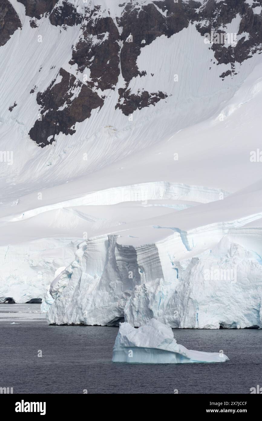 Wilhelmina Bay, Antarctic Peninsula, Antarctica Stock Photo - Alamy